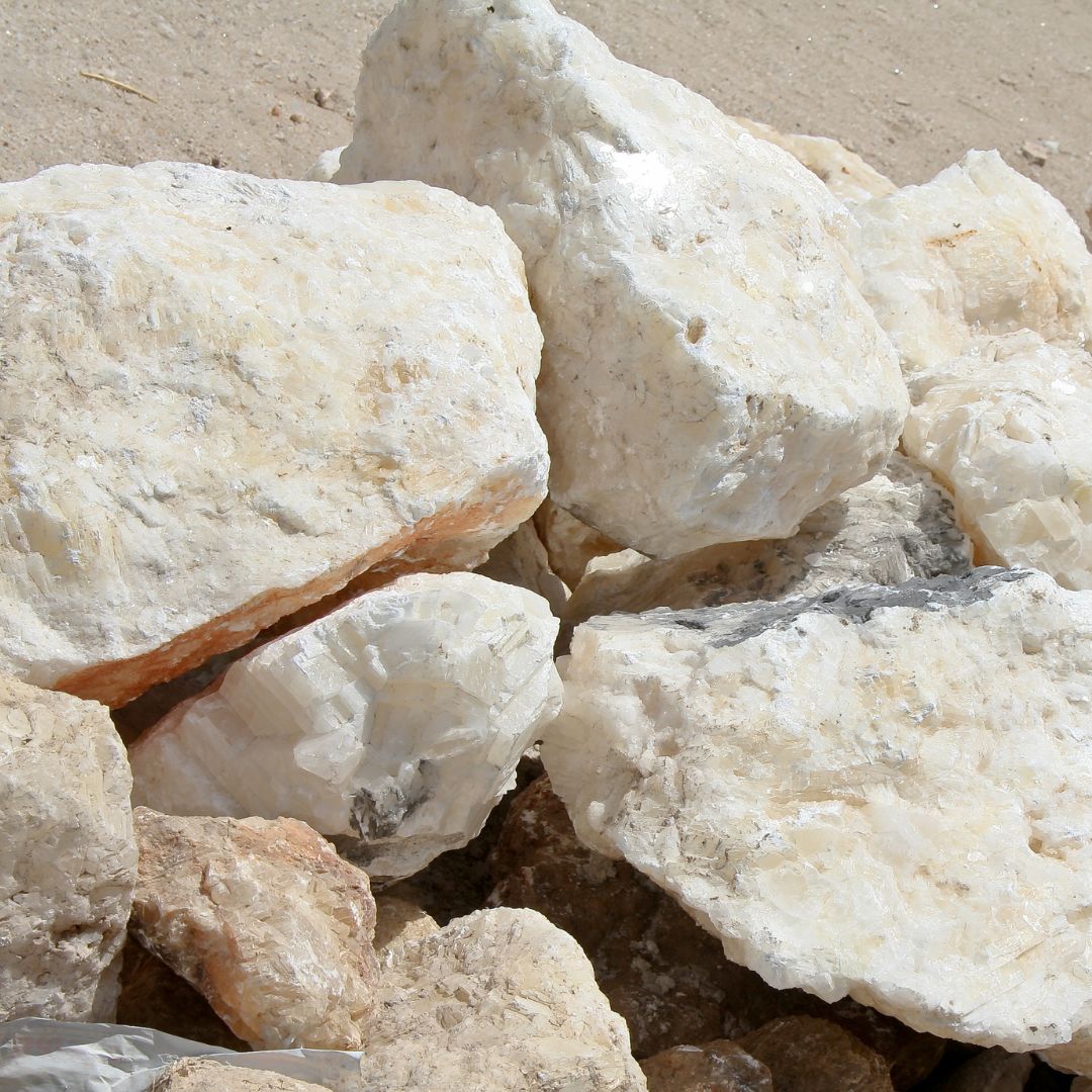 Hand-Carving Process for Egyptian Soft Alabaster(Marmar) – Material Lights